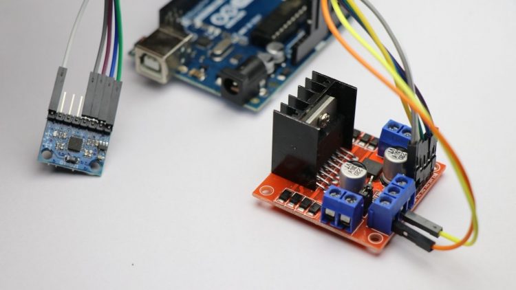 Tutorial Arduino UNO R3 Membuat Melody dengan Buzzer Tutorial Arduino UNO R3 Membuat Melody dengan Buzzer