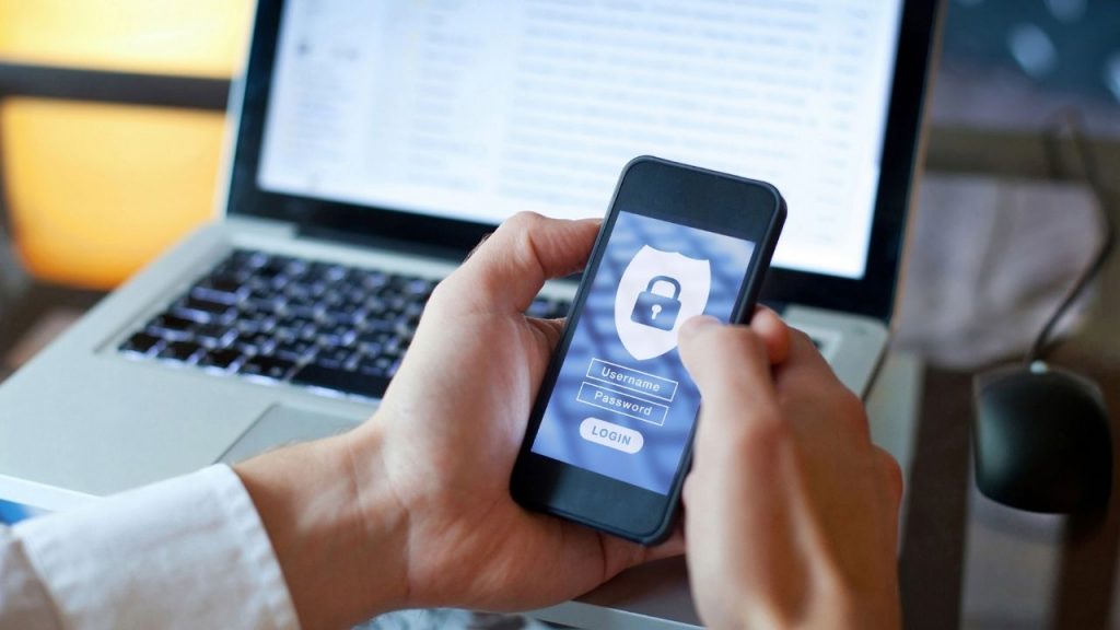 Deteksi Pencuri Melalui Handphone dengan Sensor PIR dan Blynk Deteksi Pencuri Melalui Handphone dengan Sensor PIR dan Blynk
