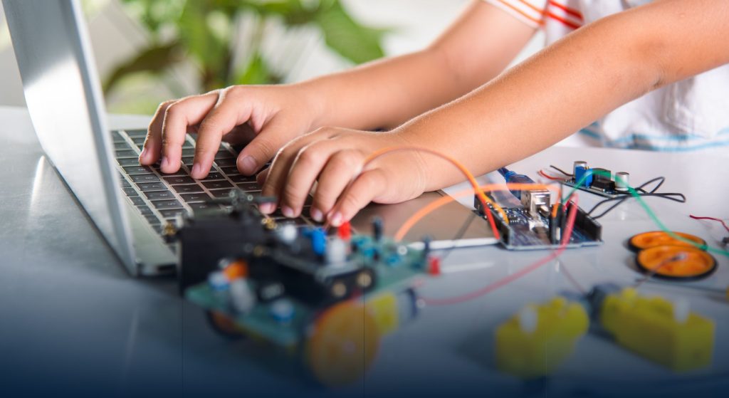 Memahami Dasar Penggunaan Arduino ESP32 untuk Pemula Memahami Dasar Penggunaan Arduino ESP32 untuk Pemula