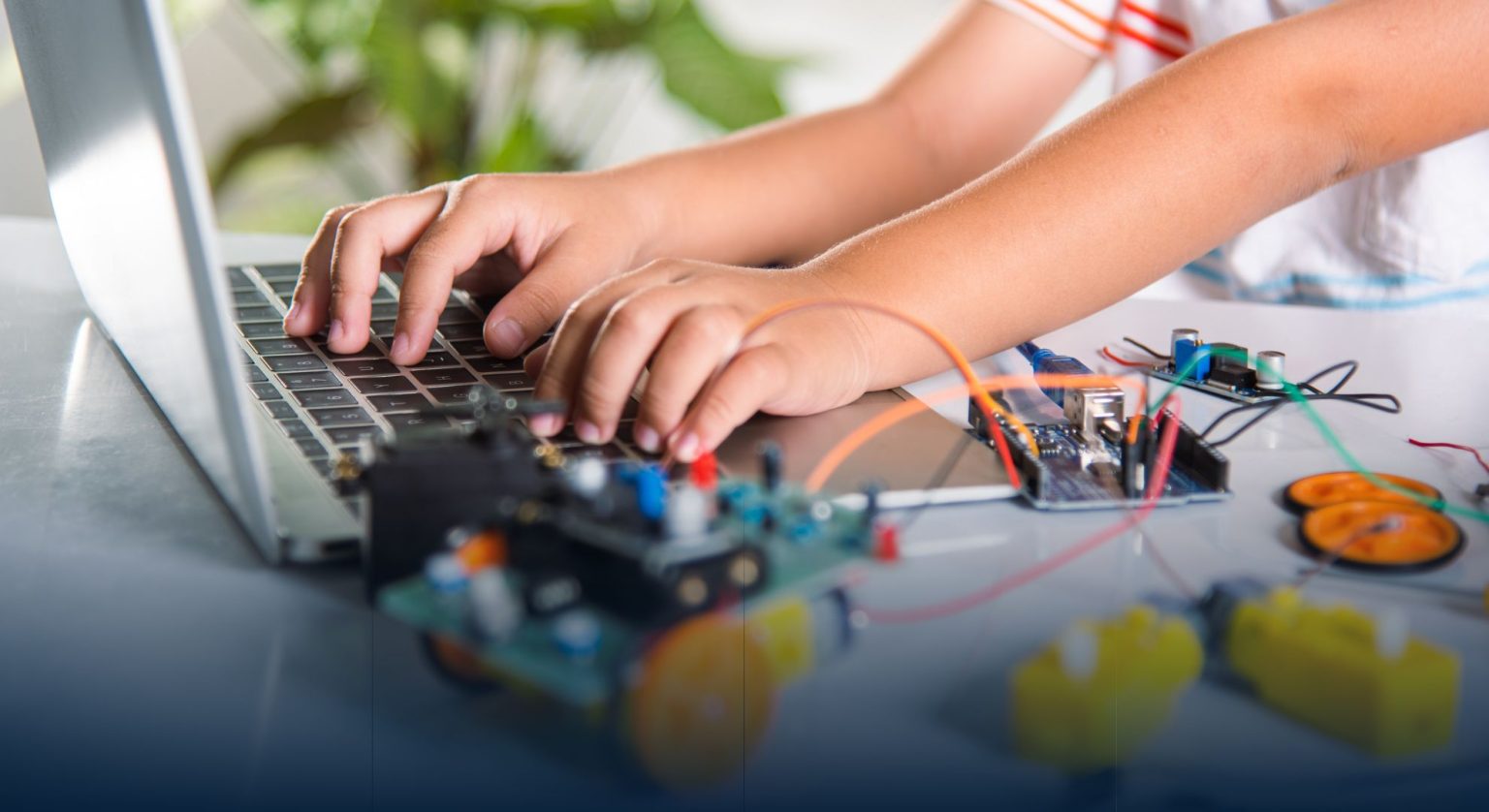 Memahami Dasar Penggunaan Arduino ESP32 untuk Pemula Memahami Dasar Penggunaan Arduino ESP32 untuk Pemula